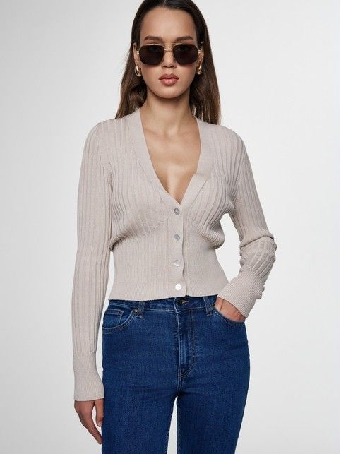 ᐅ Купить Укороченный кардиган на пуговицах с V-образным вырезом LDK 2333 в Москве цвет beige ️ в ...